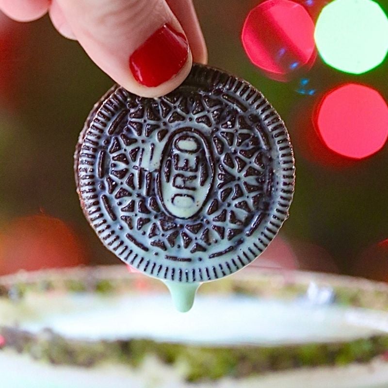 Mint Oreo Martinis | The Best Christmas Cocktail Recipes